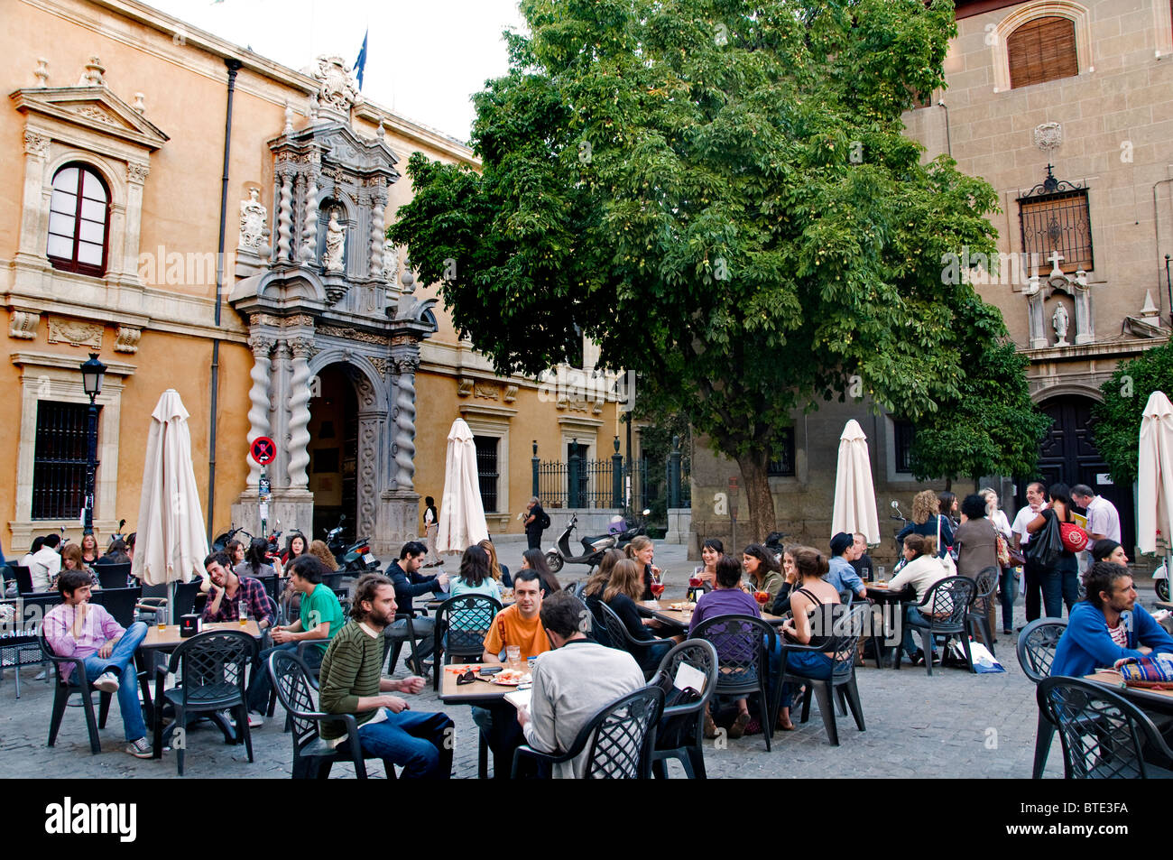 Students ages hi-res stock photography and images - Alamy