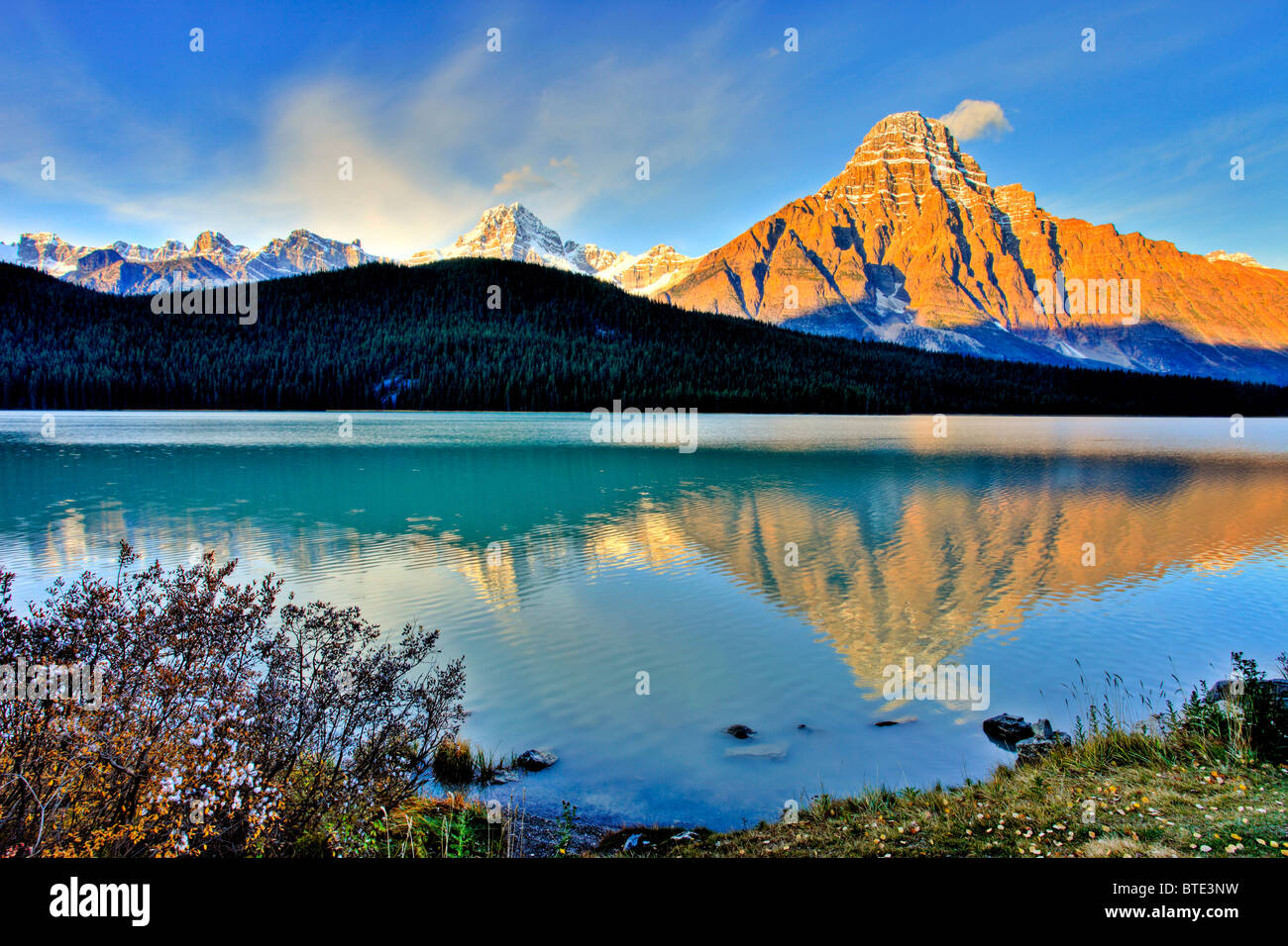Mt Howse and Mt Chephren, Waterfowl Lake, Banff National Park, Alberta ...