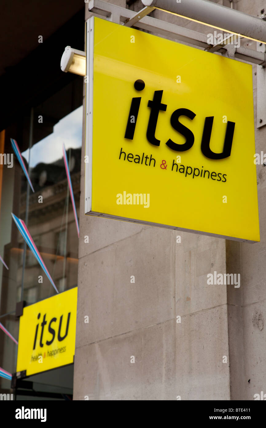 Itsu restaurant on Lower Regent's Street in London, UK Stock Photo - Alamy