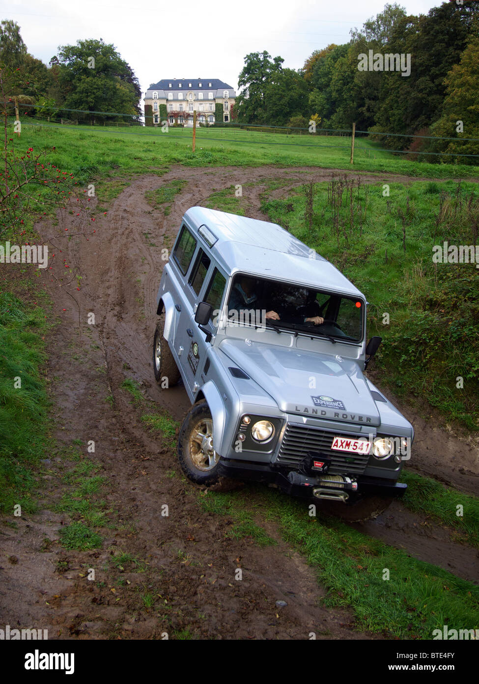 Land rover defender hi-res stock photography and images - Alamy