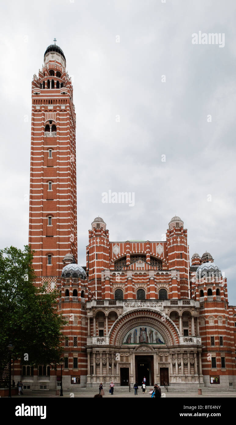 Westminster Cathedral from Victoria Street,London-the largest catholic ...