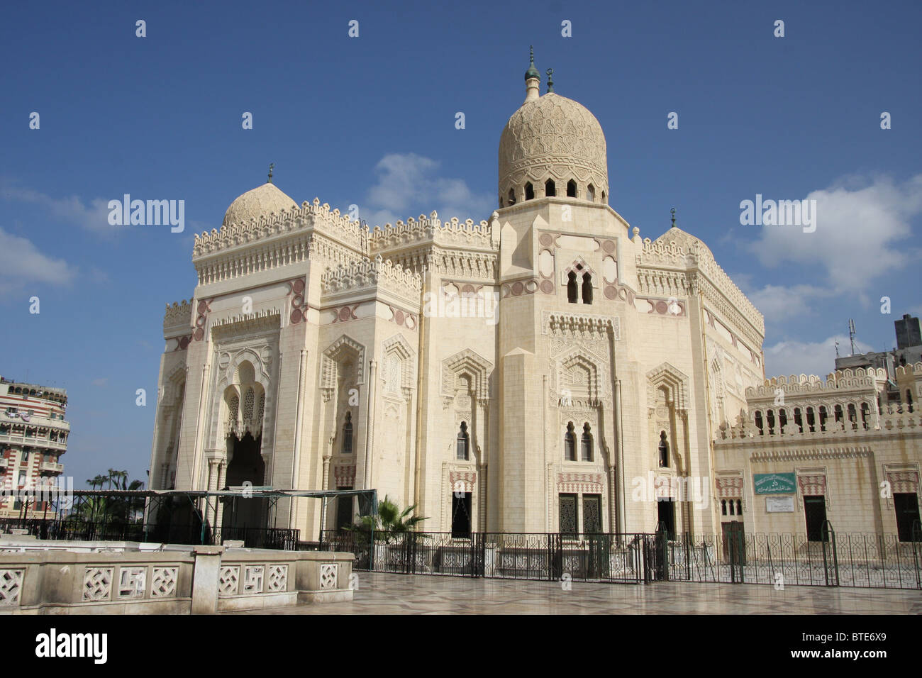 El-Mursi Abul Abbas Mosque Alexandria Egypt Stock Photo - Alamy