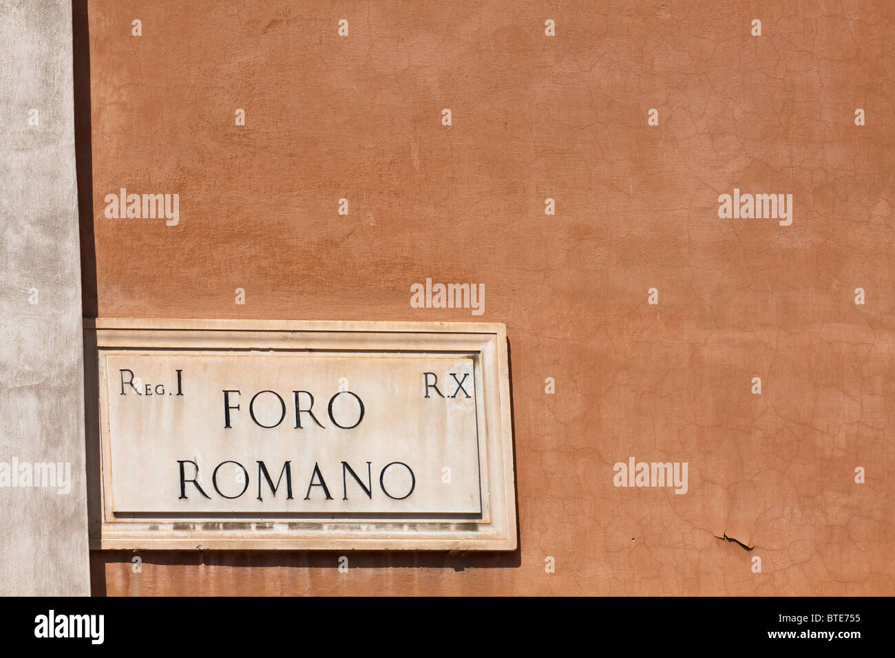 Foro romano sign hi-res stock photography and images - Alamy