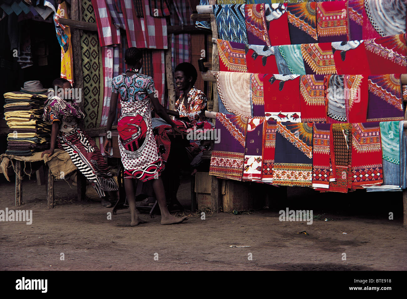 Kenyan cloth hi-res stock photography and images - Alamy