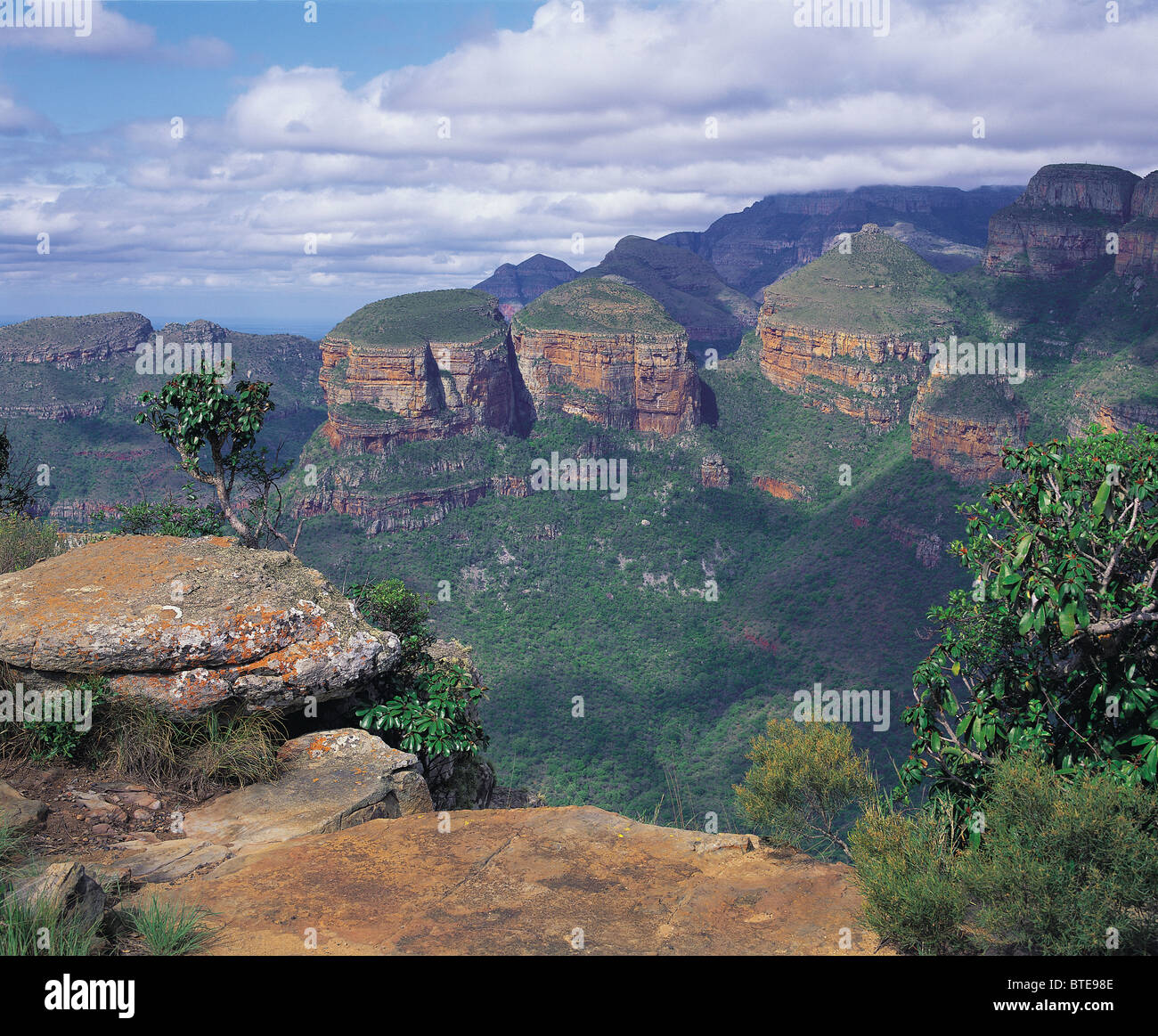 Three rondawels hi-res stock photography and images - Alamy