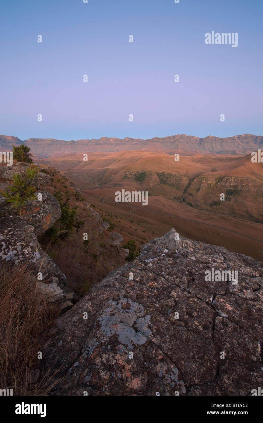 A view of Giants Castle with the Drakensberg mountains in the distance ...