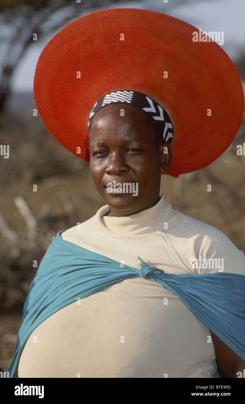 South africa zulu woman portrait hi-res stock photography and images ...