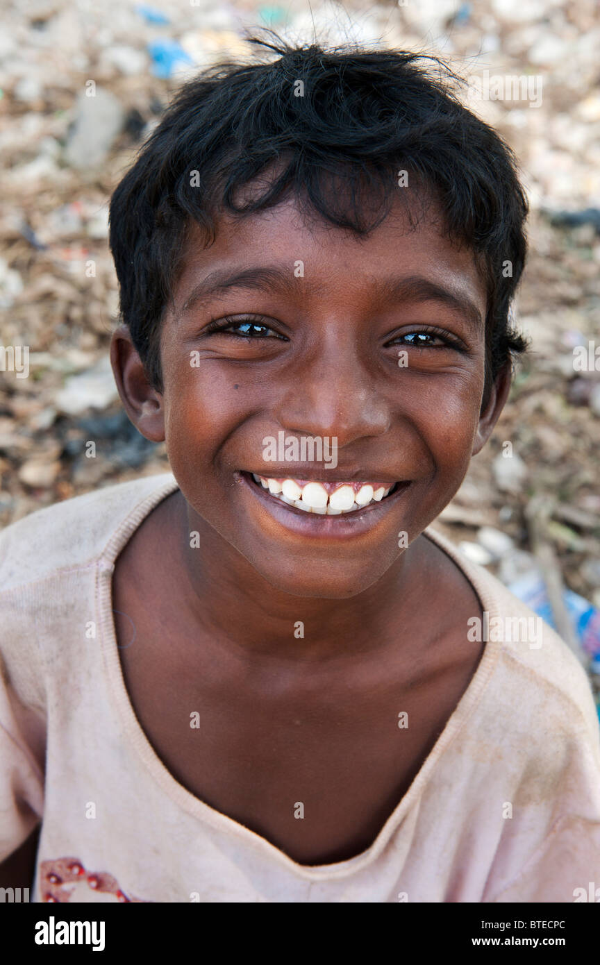 Poor indian street boys hi-res stock photography and images - Alamy