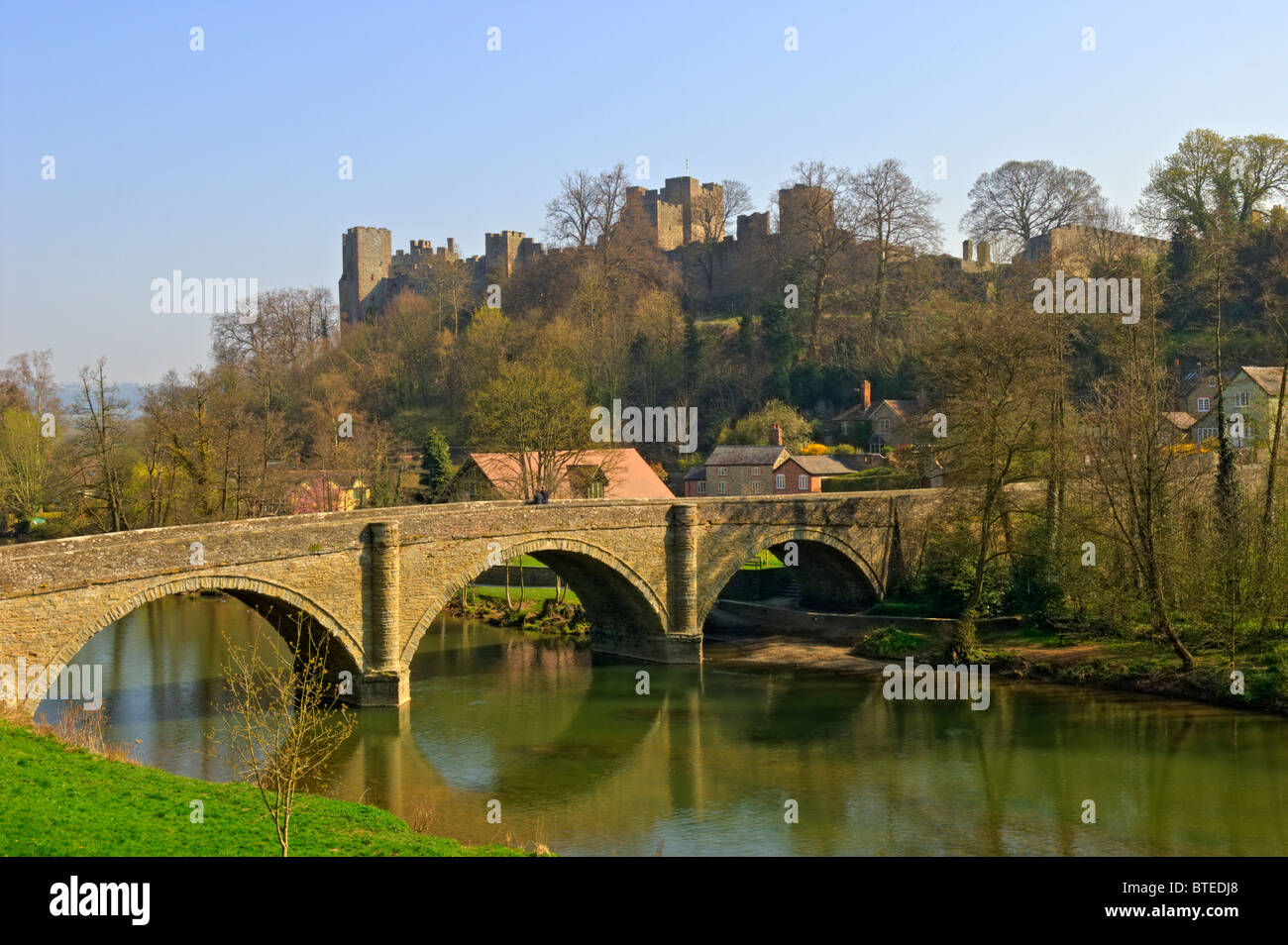 Bridge over river teme hi-res stock photography and images - Alamy