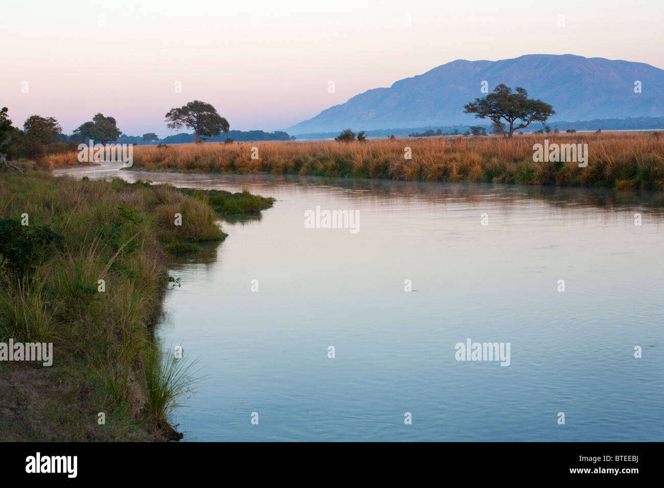 African river scene hi-res stock photography and images - Alamy