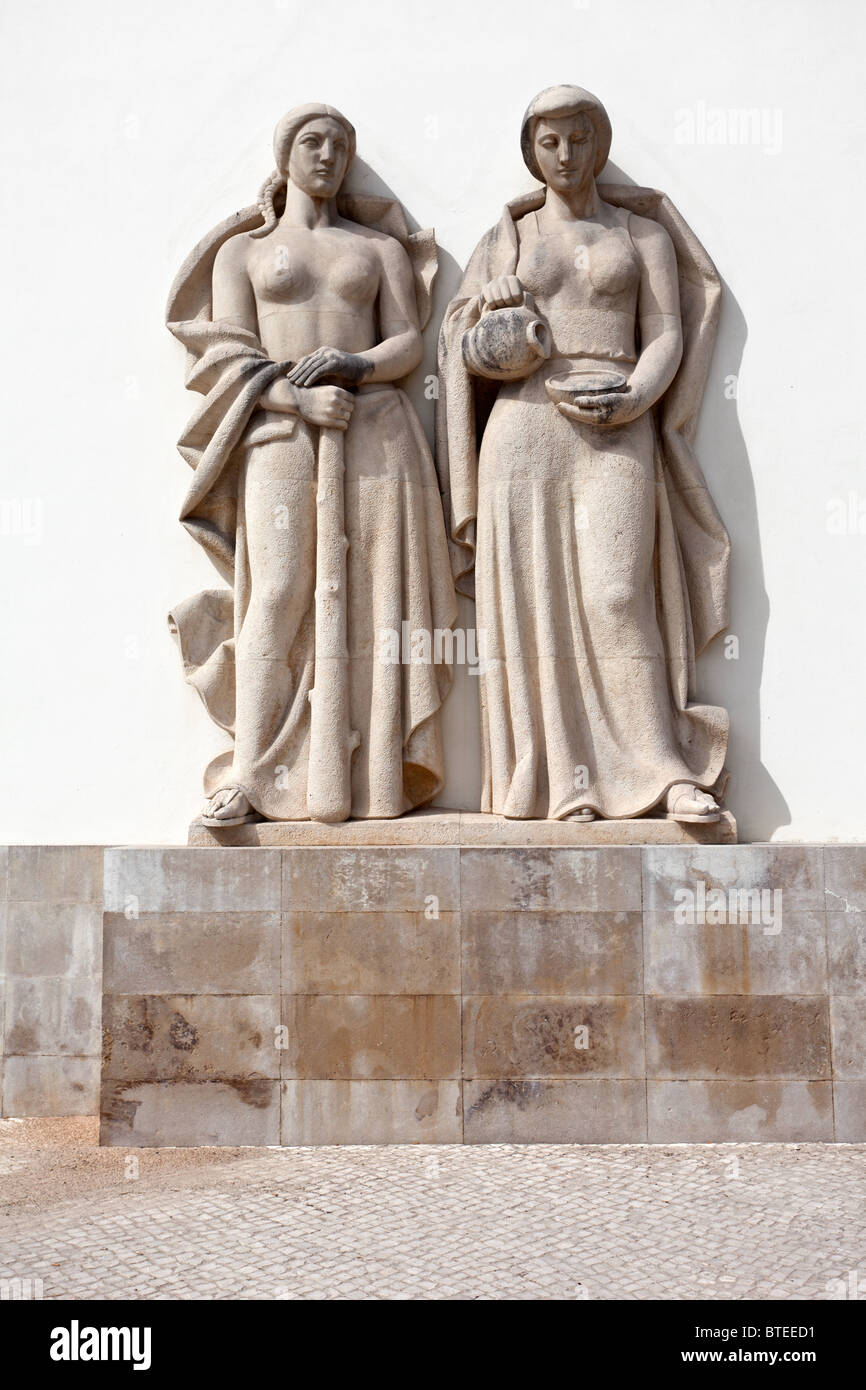 Portuguese statues hi-res stock photography and images - Alamy