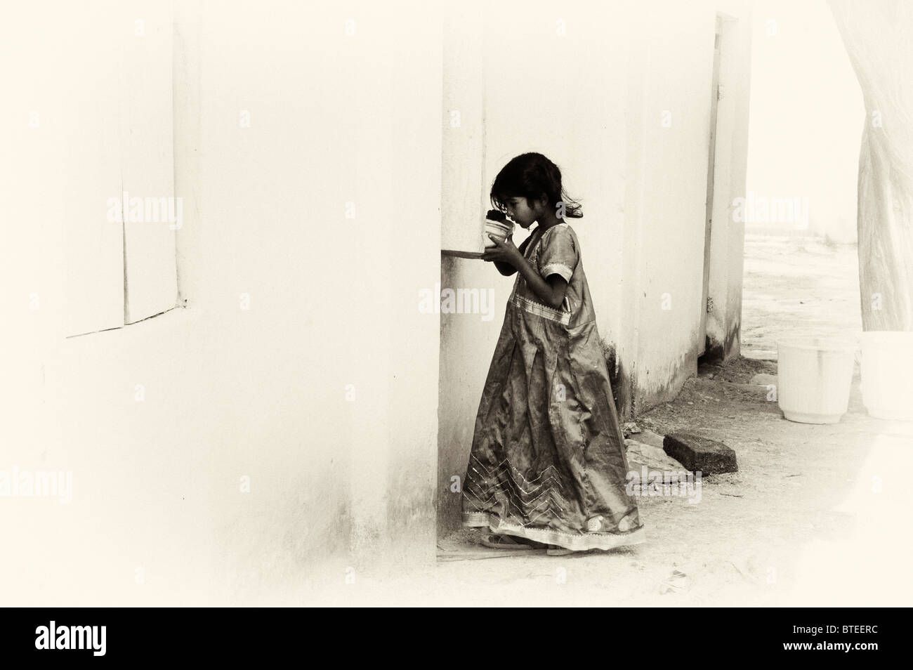 Begging children High Resolution Stock Photography and Images - Alamy