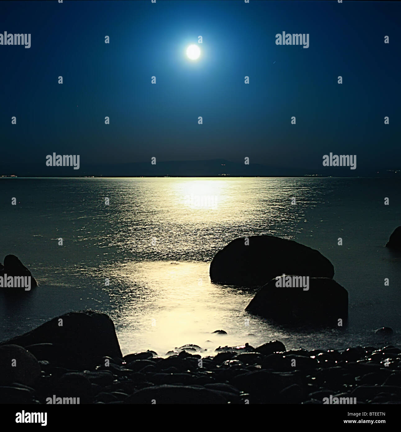 Moonlit nights hi-res stock photography and images - Alamy