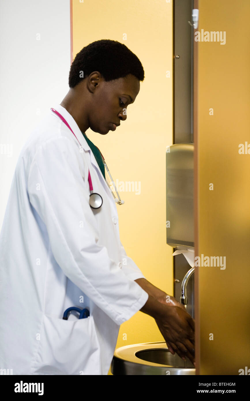 African doctors hand washing hi-res stock photography and images - Alamy