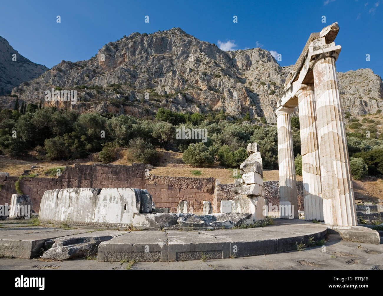 Tholos ancient building hi-res stock photography and images - Alamy