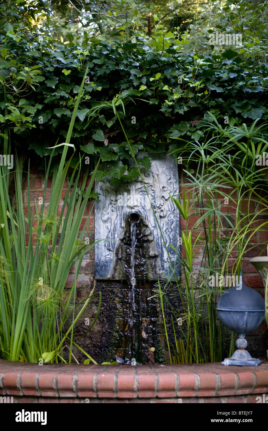 Water feature in the garden Stock Photo - Alamy