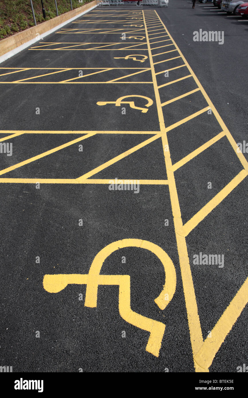 Empty disabled car parking spaces Stock Photo - Alamy