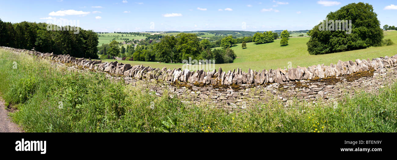Cotswolds dry stone wall hi-res stock photography and images - Alamy