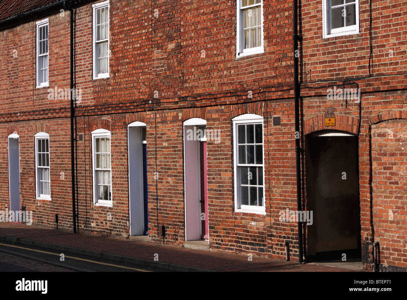 street of terraced houses Stock Photo - Alamy