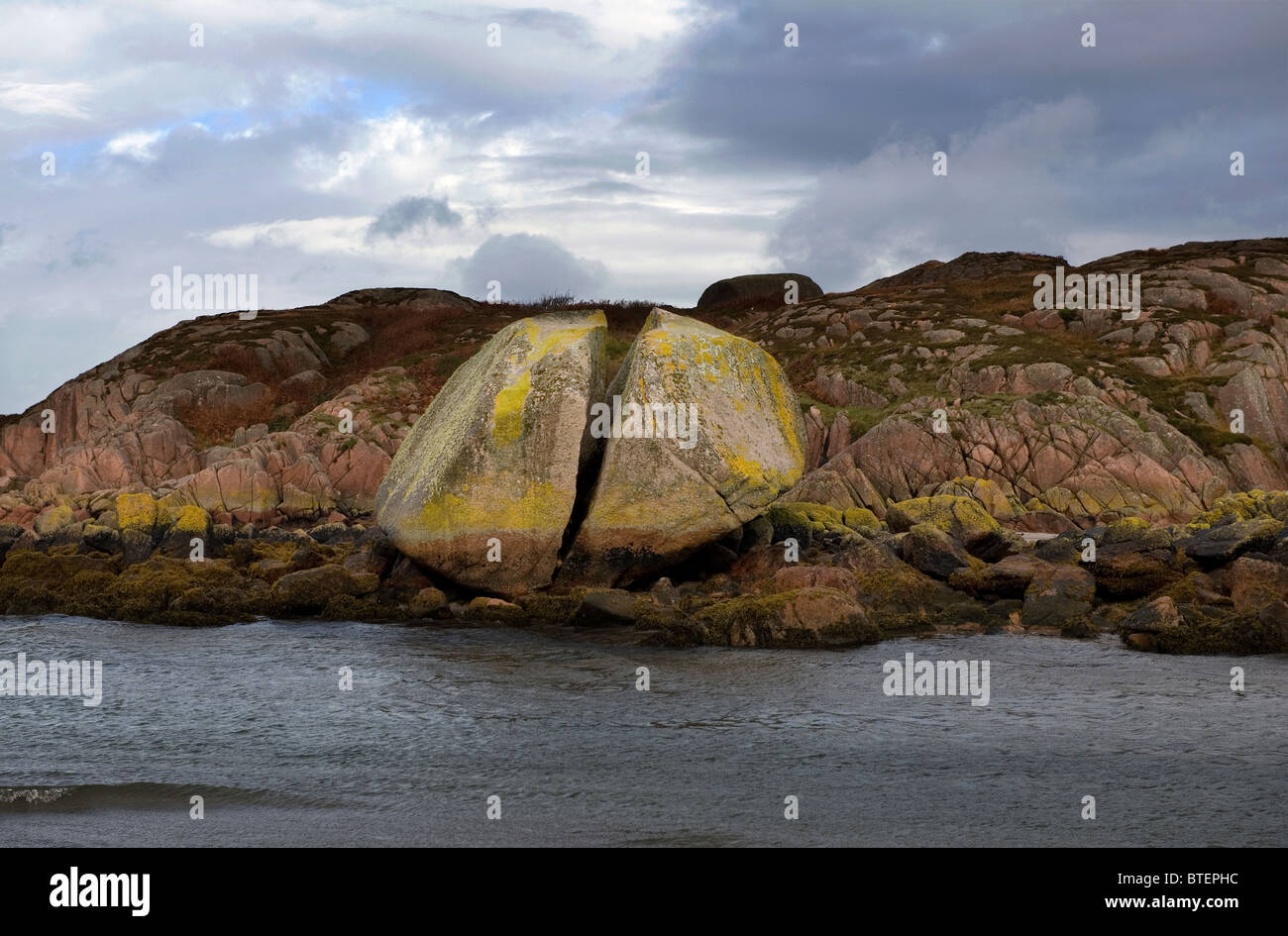 Smashed rock hi-res stock photography and images - Alamy