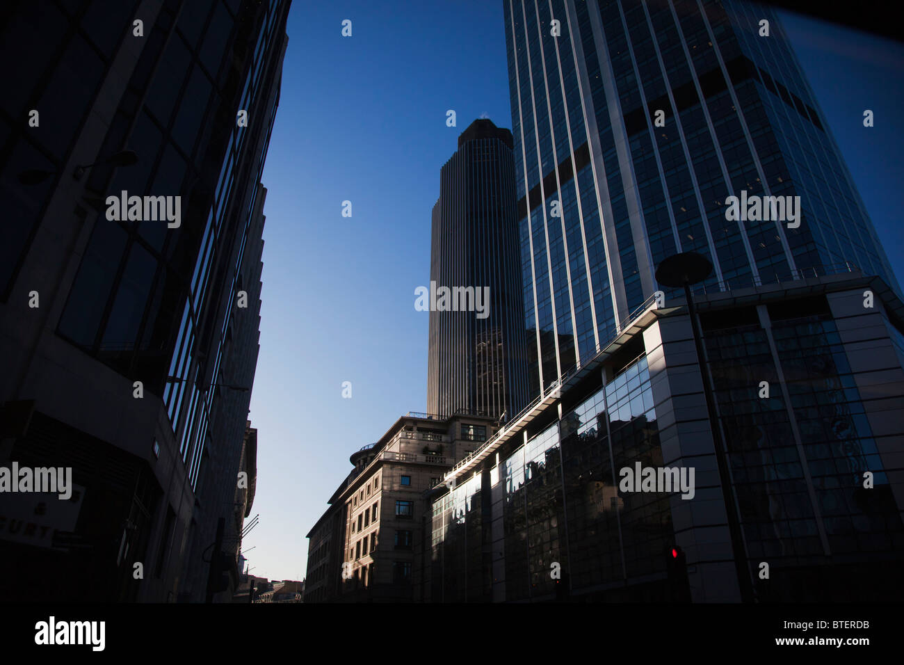Sky light skyscrapers hi-res stock photography and images - Alamy