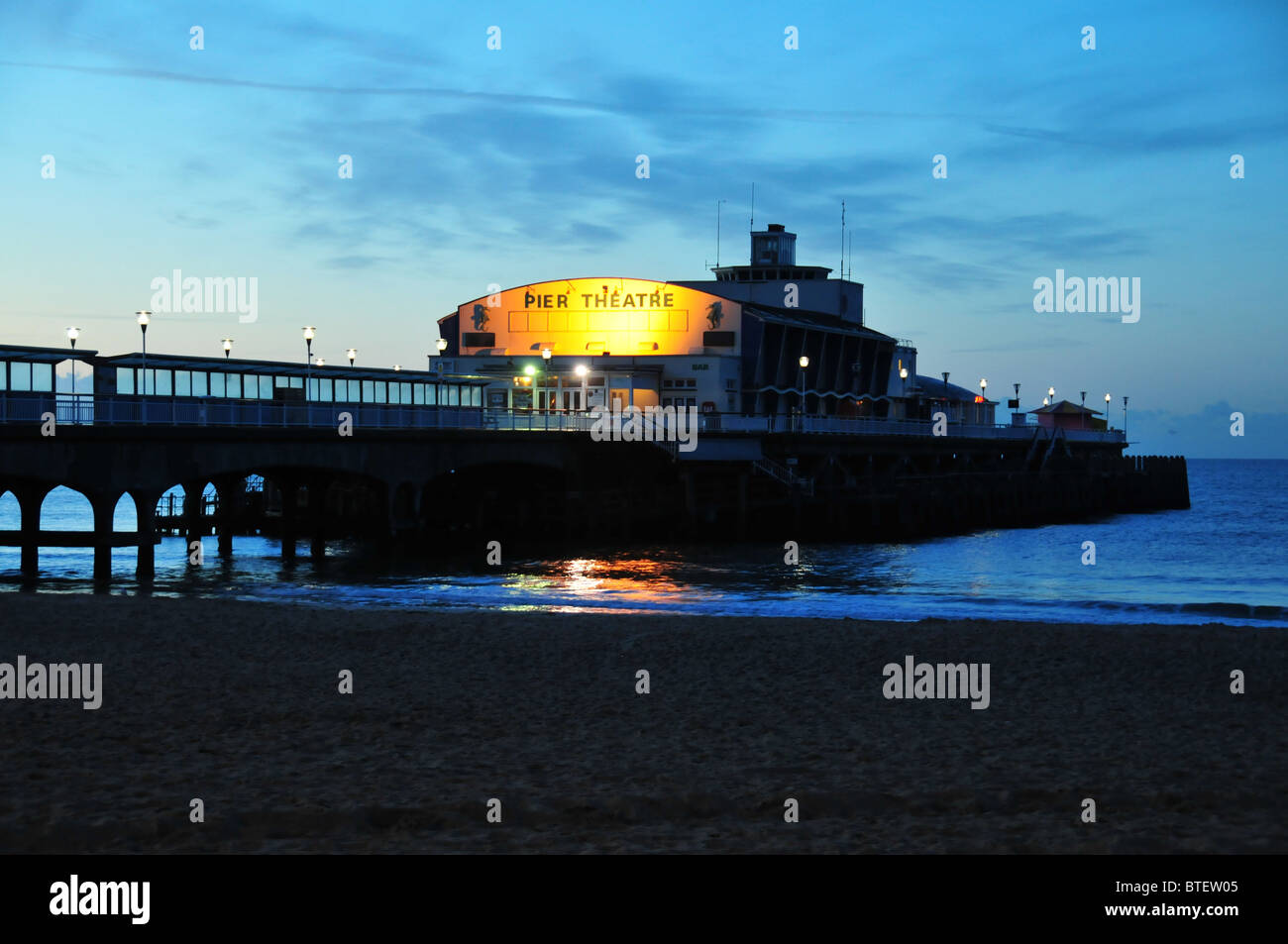 Bournemouth pier before sunrise Stock Photo - Alamy