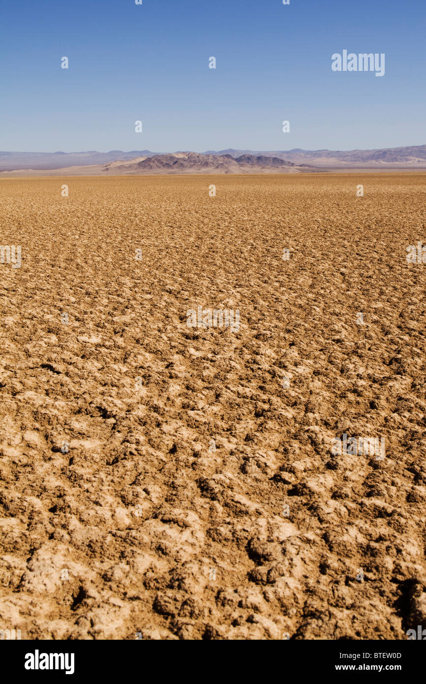 Dry lake bed in the American Southwest desert - Mojave Desert ...