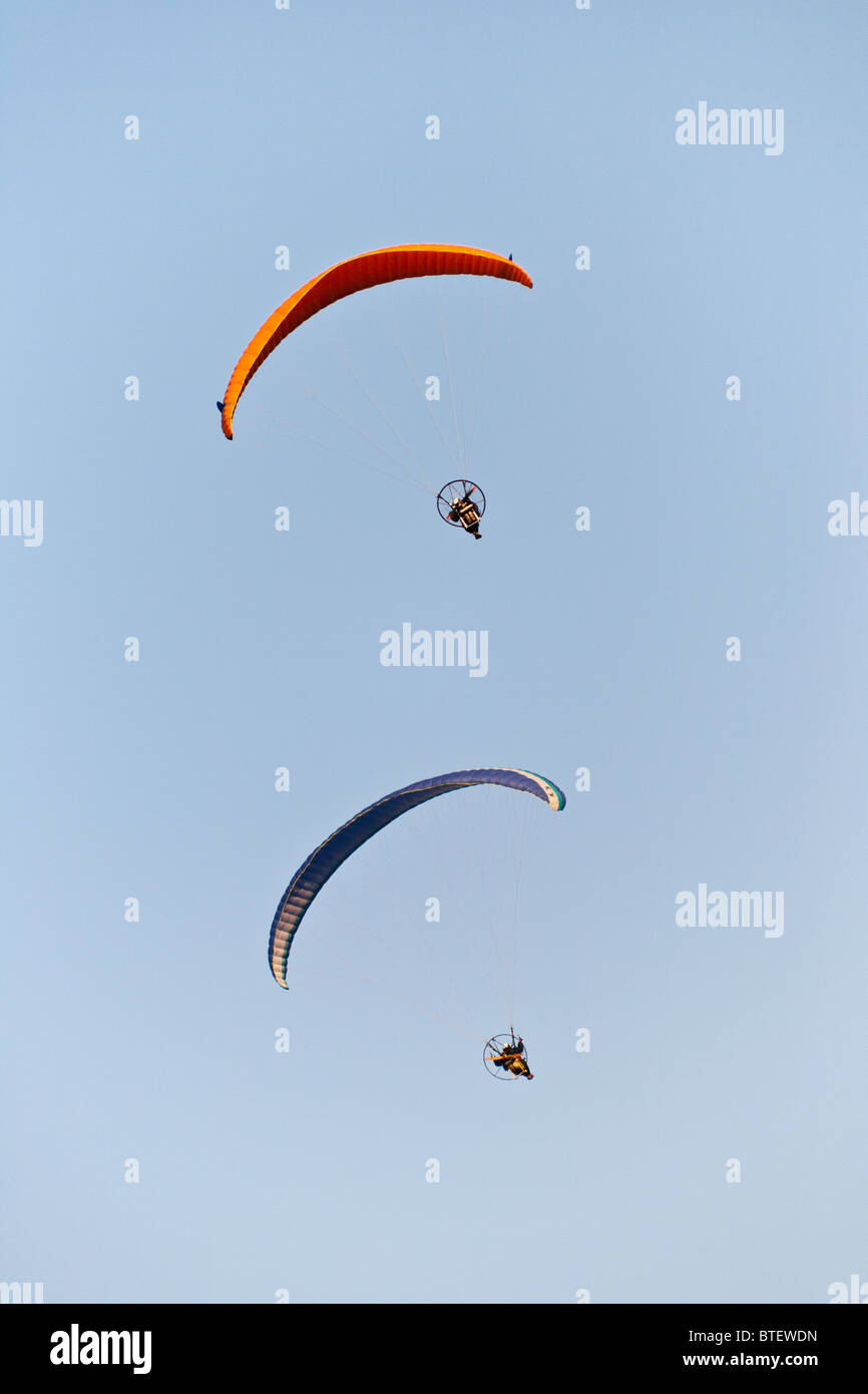Parachute extreme hi-res stock photography and images - Alamy