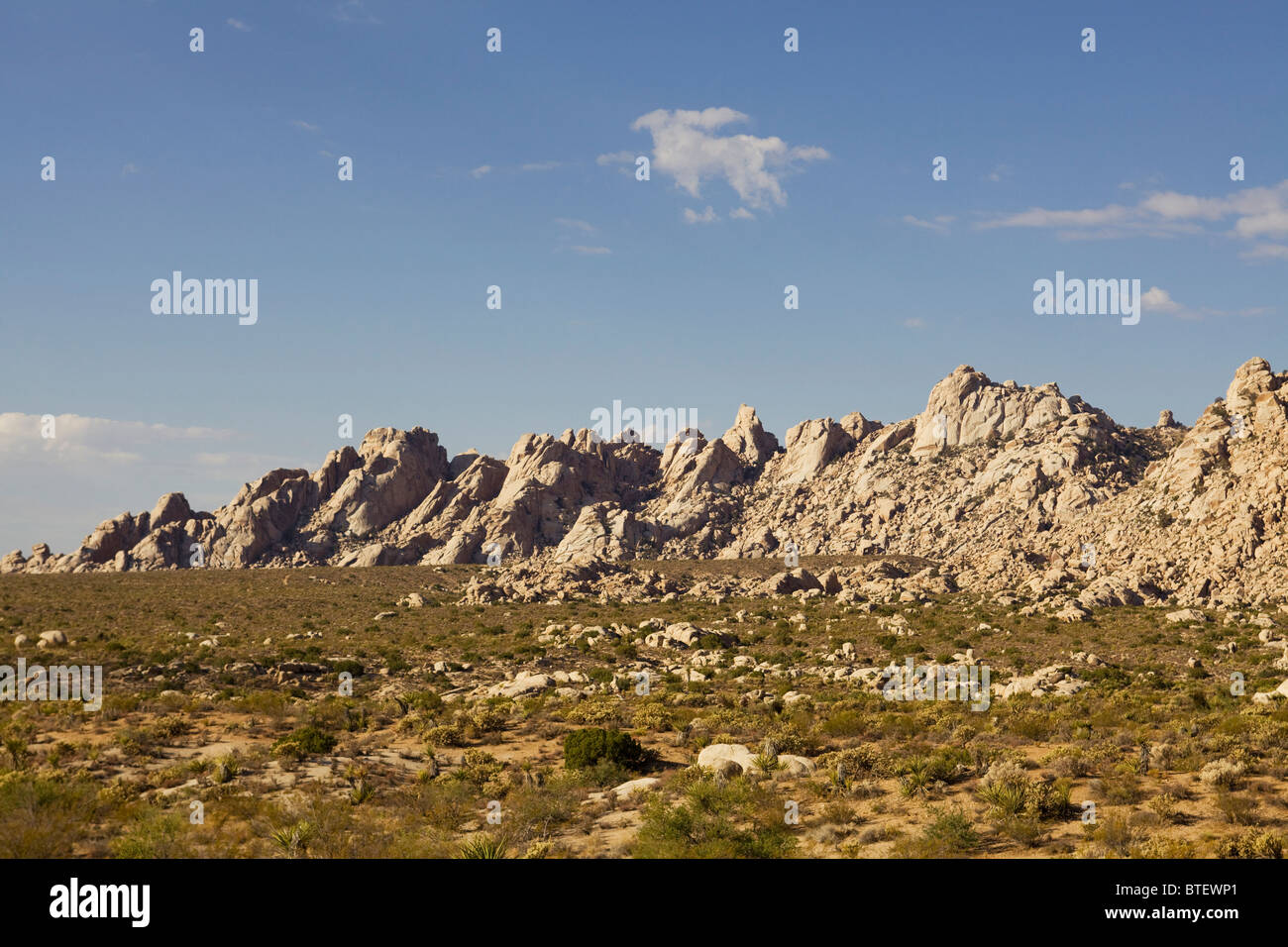 Monzogranite rock formations of the Mojave desert - California USA ...