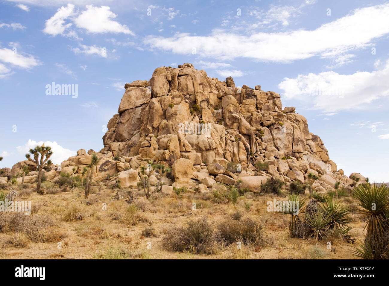 Monzogranite rock formation - Mojave desert, California USA Stock Photo ...