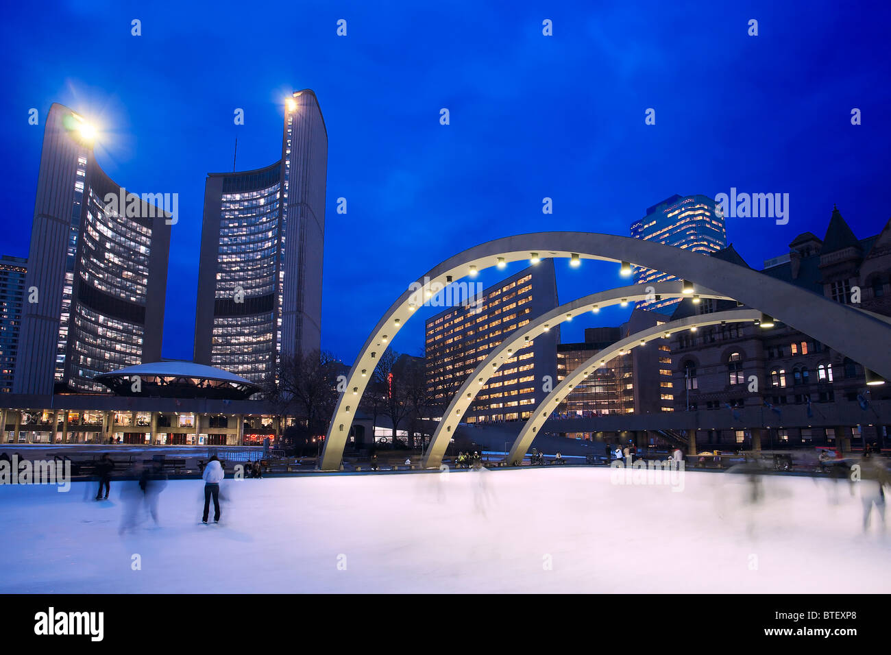 Skating rink, Nathan Philips Square, Toronto, Ontario Stock Photo - Alamy