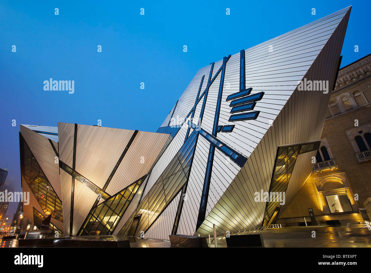 Micheal Lee Chin Crystal, ROM, Toronto, Ontario Stock Photo - Alamy
