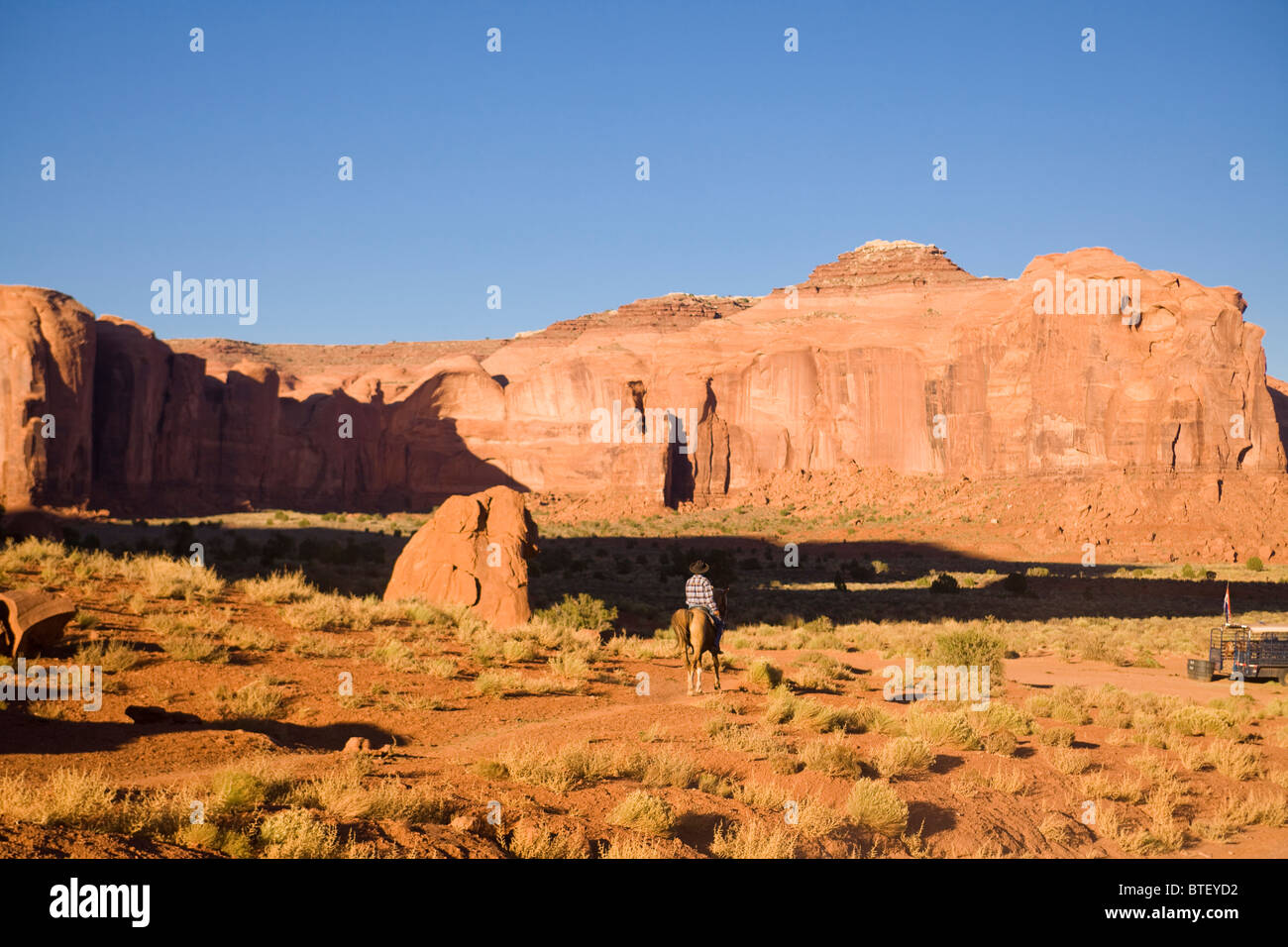 Cowboy on horse hi-res stock photography and images - Alamy