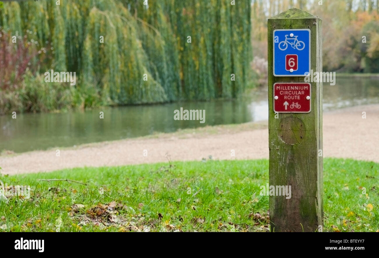 Cycle Path Sign next to Grand Union Canal, Milton Keynes, England, UK ...