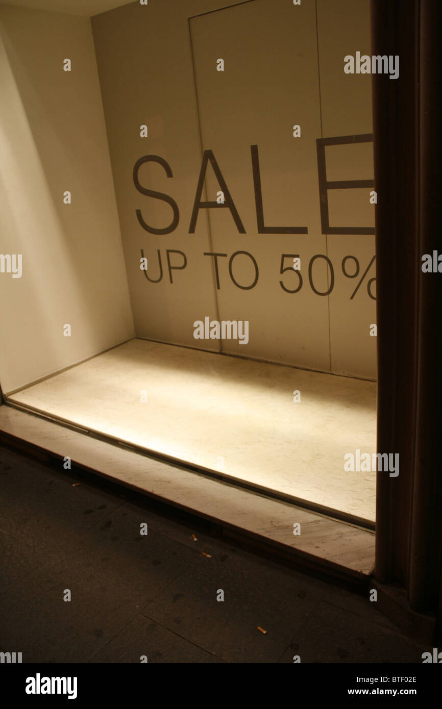 All sold out sign in window hi-res stock photography and images - Alamy