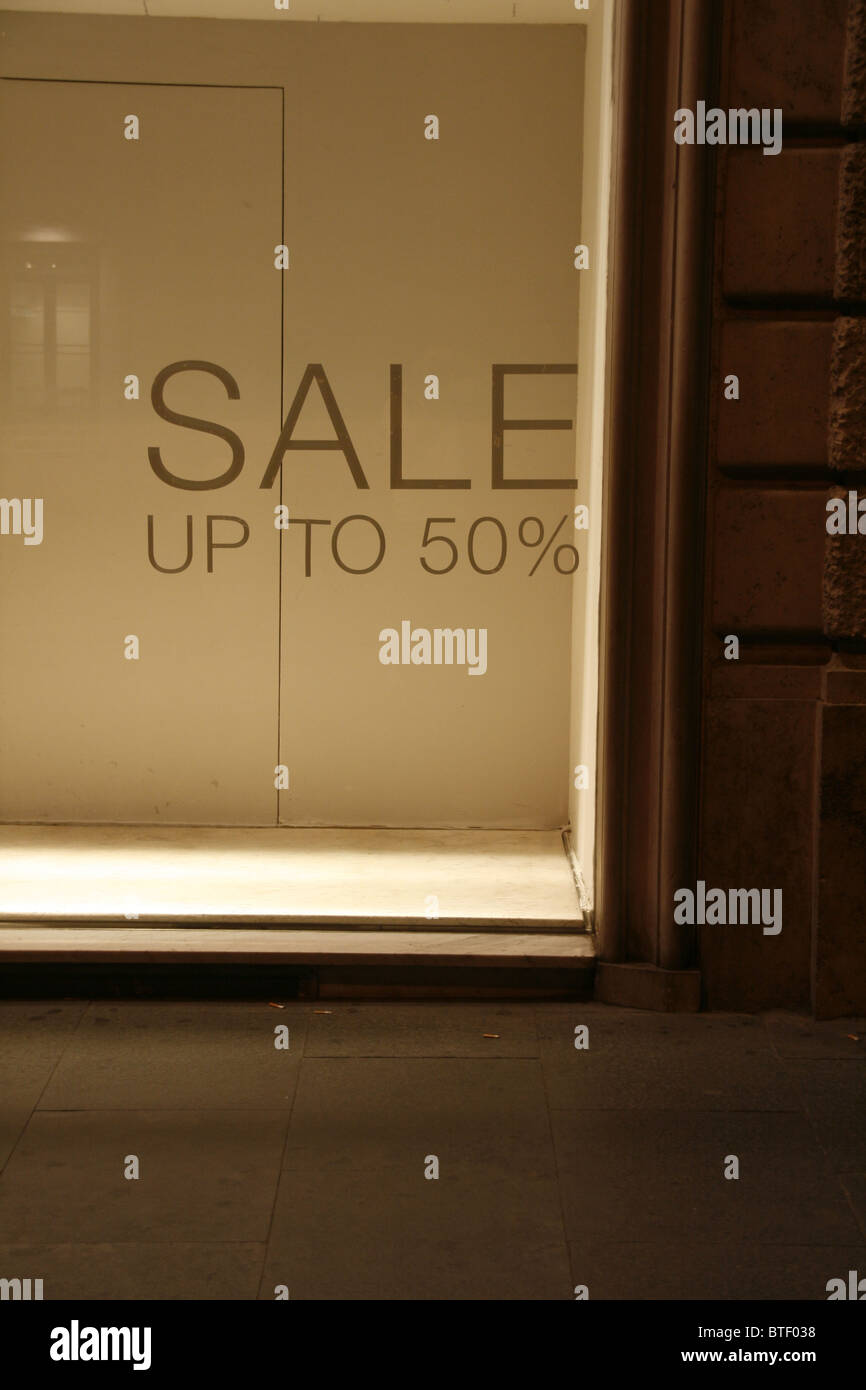 All sold out sign in window hi-res stock photography and images - Alamy