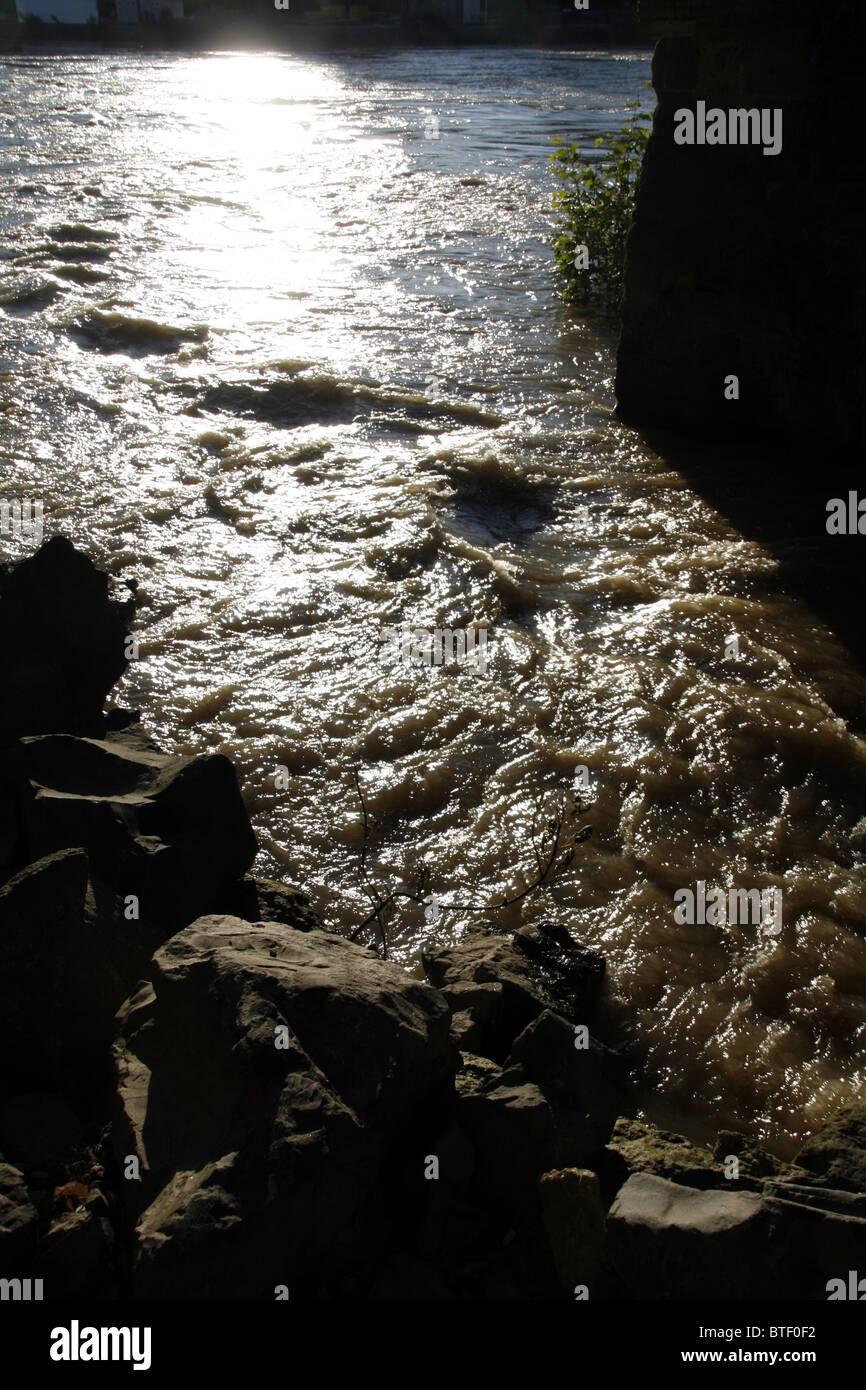 Water flowing under bridge hi-res stock photography and images - Alamy