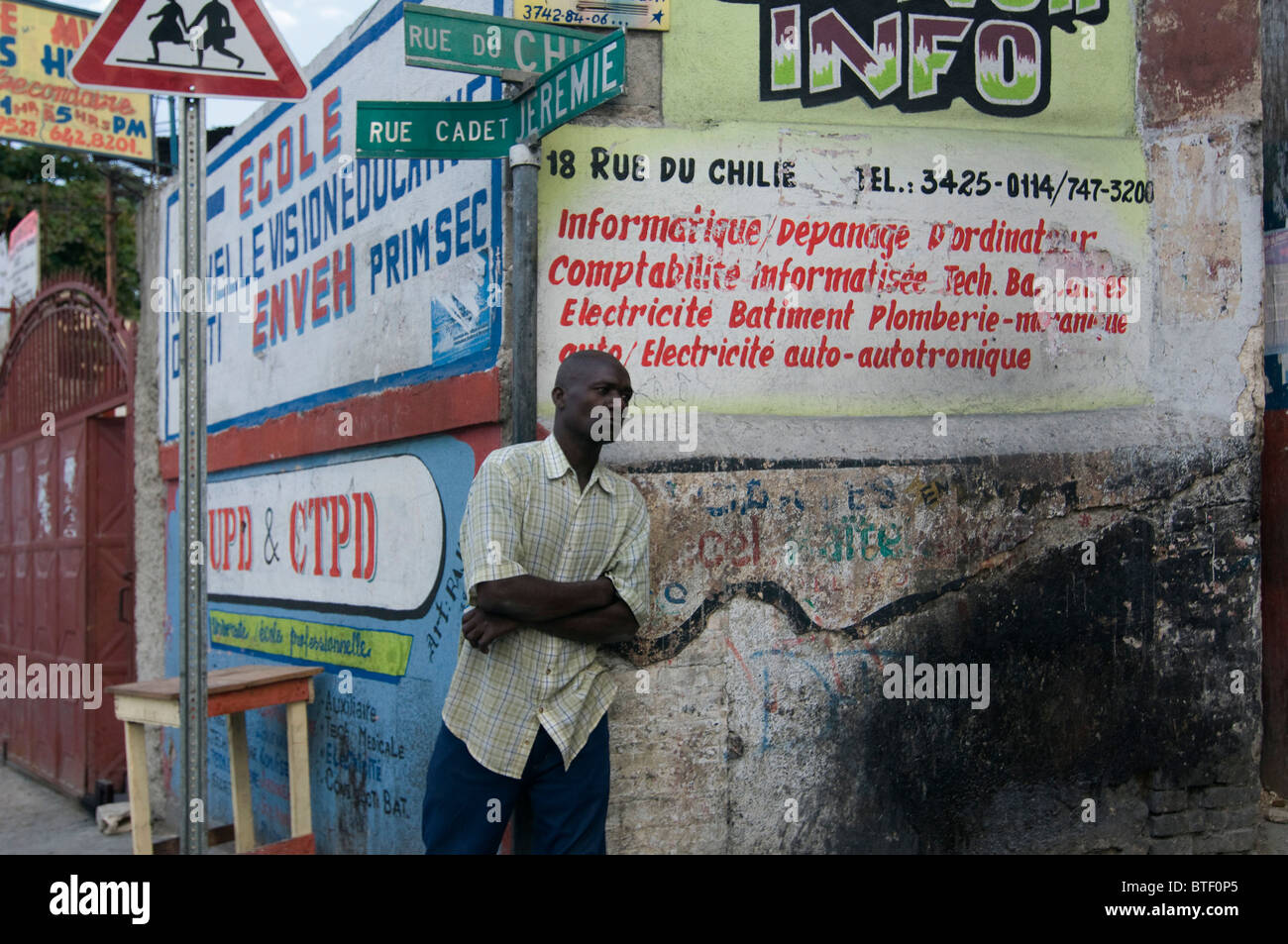 Informative signs hi-res stock photography and images - Alamy