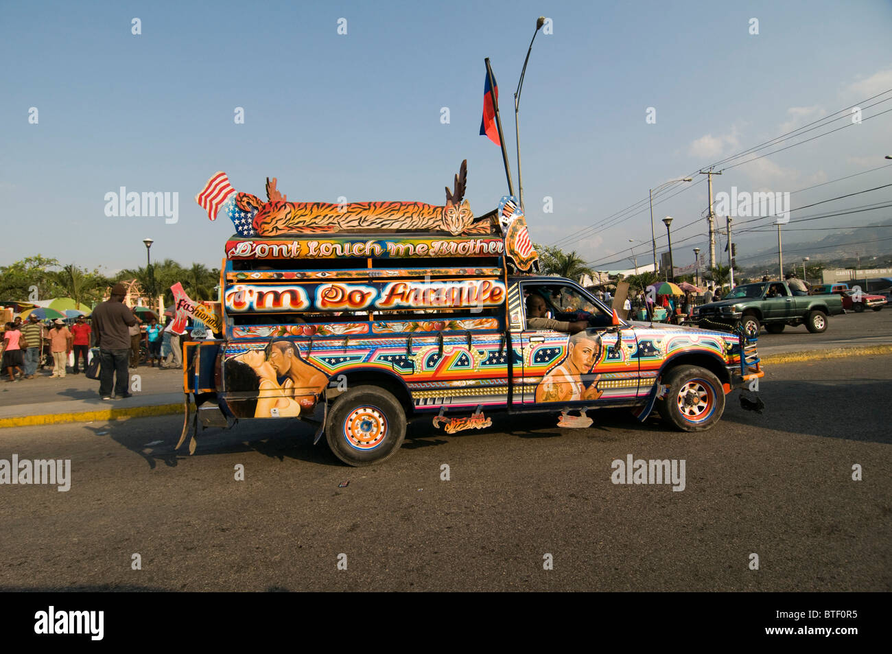 Tap tap taxi bus hi-res stock photography and images - Alamy