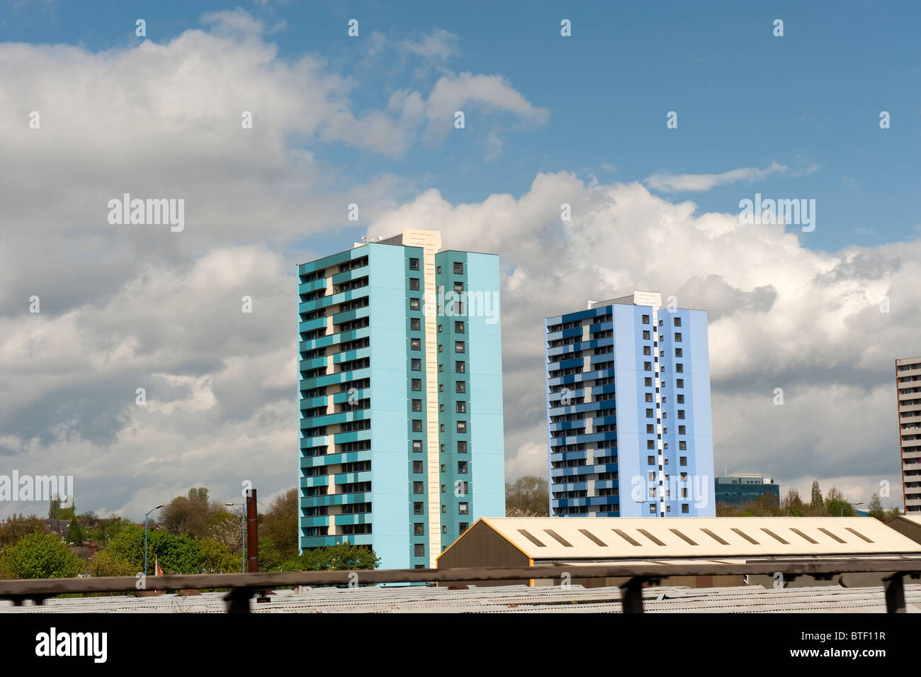 Residential high rise apartment blocks hi-res stock photography and ...