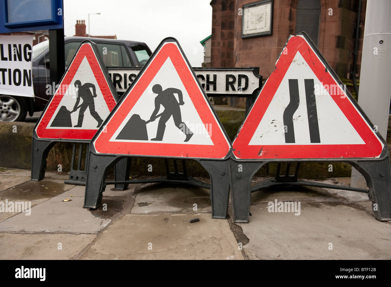 Men at work signs hi-res stock photography and images - Alamy