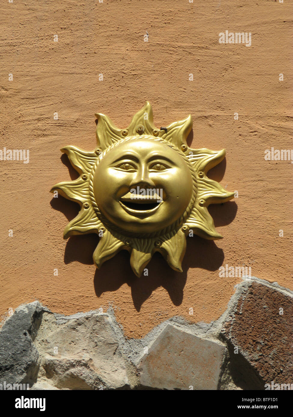 Pottery sun face hi-res stock photography and images - Alamy