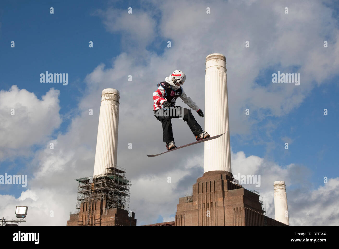 BATTERSEA LONDON. 30-10-2010. The FIS Snowboard Big Air World Cup event ...