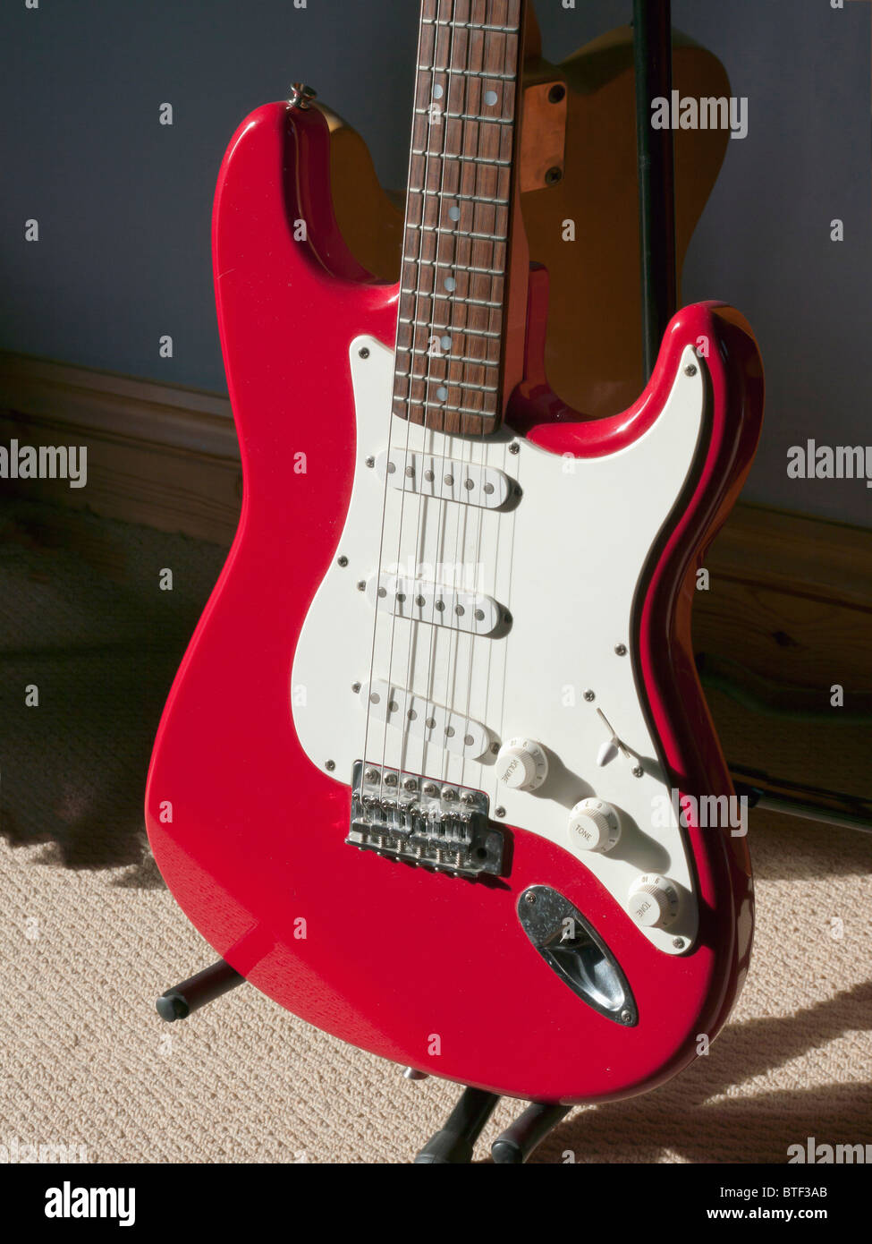 Fender stratocaster red hi-res stock photography and images - Alamy
