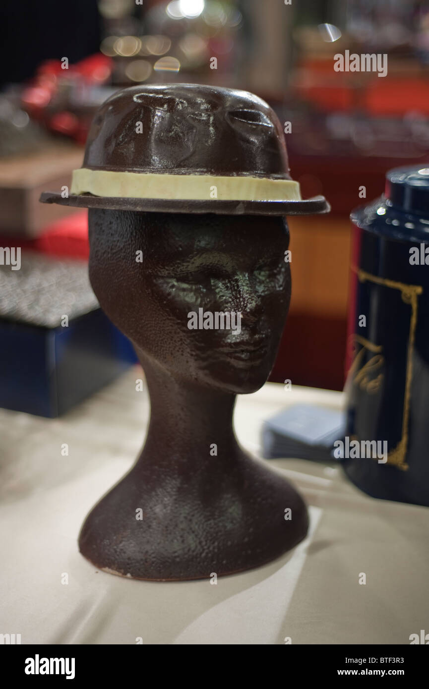 Chocolate bust sculpture hi-res stock photography and images - Alamy