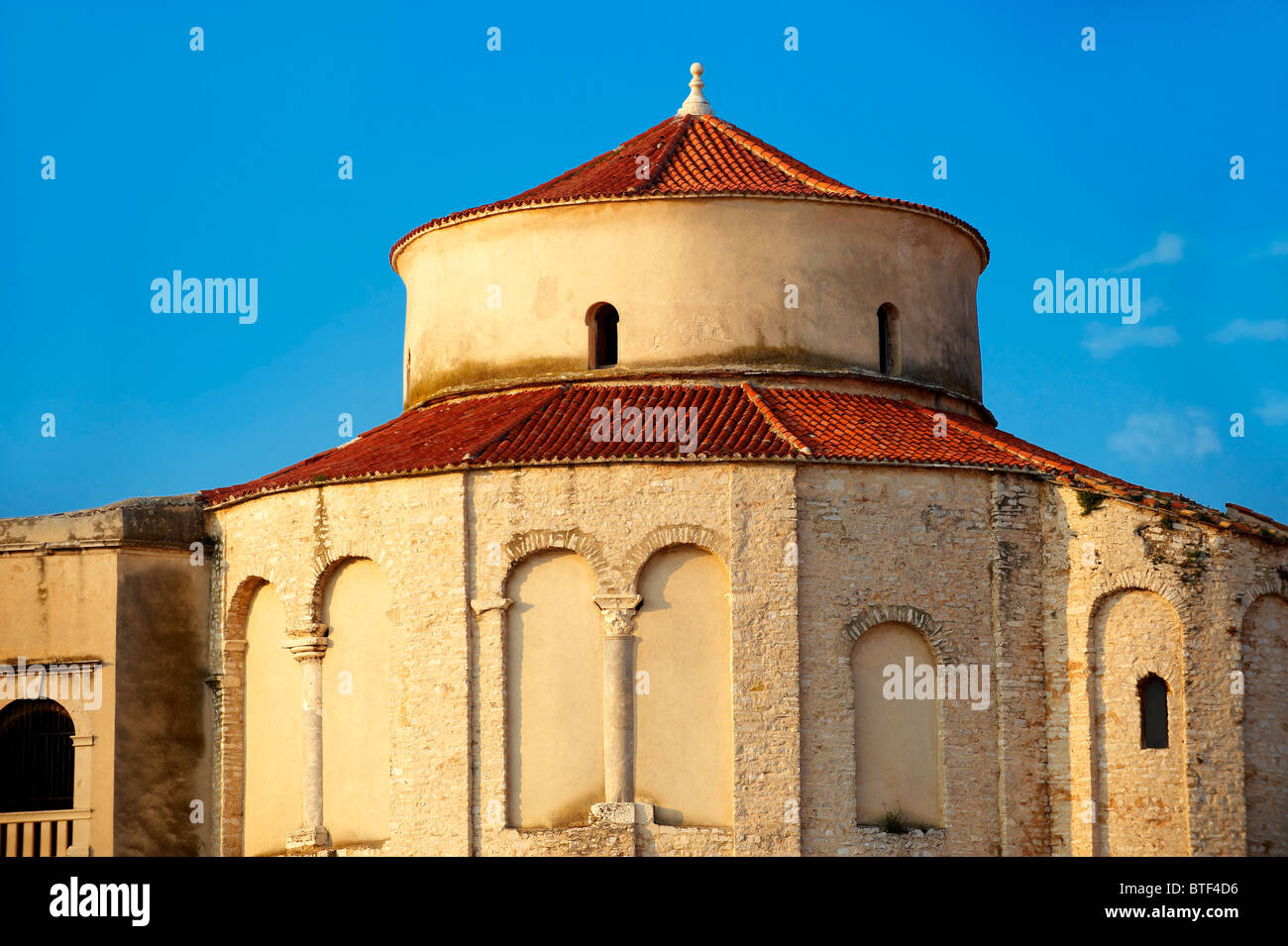 Pre romanesque architecture hi-res stock photography and images - Alamy
