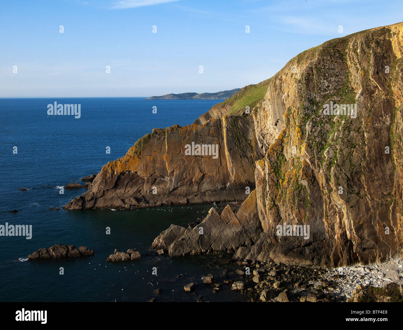 baggy point on the north devon coast - the view from the footpath to ...