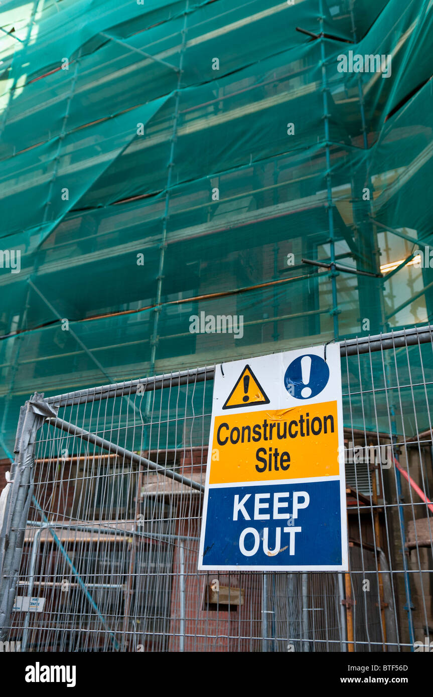 "Keep out" sign at a construction site Stock Photo - Alamy