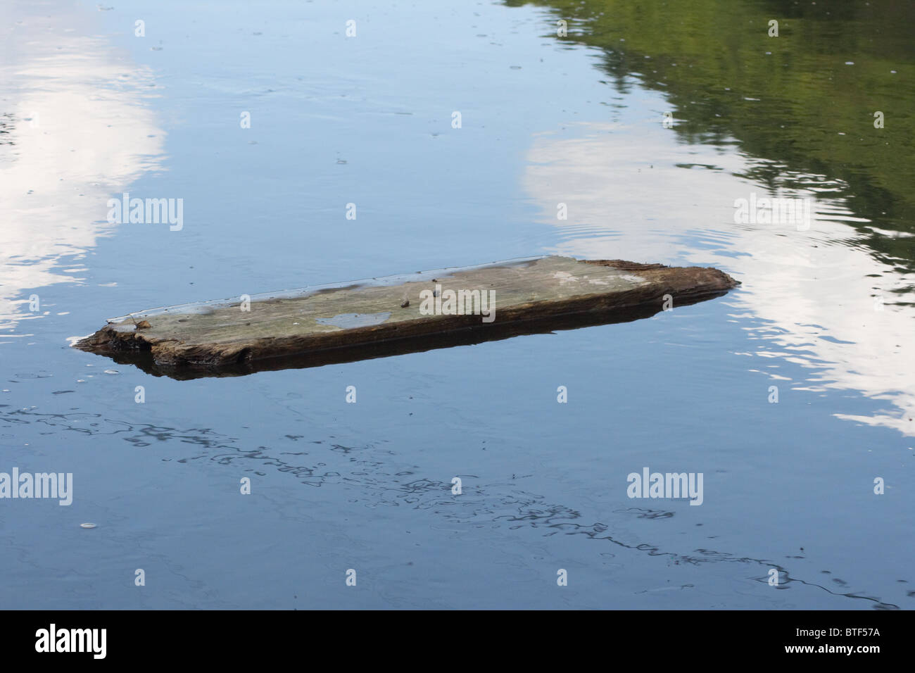 Floating wood tile hi-res stock photography and images - Alamy