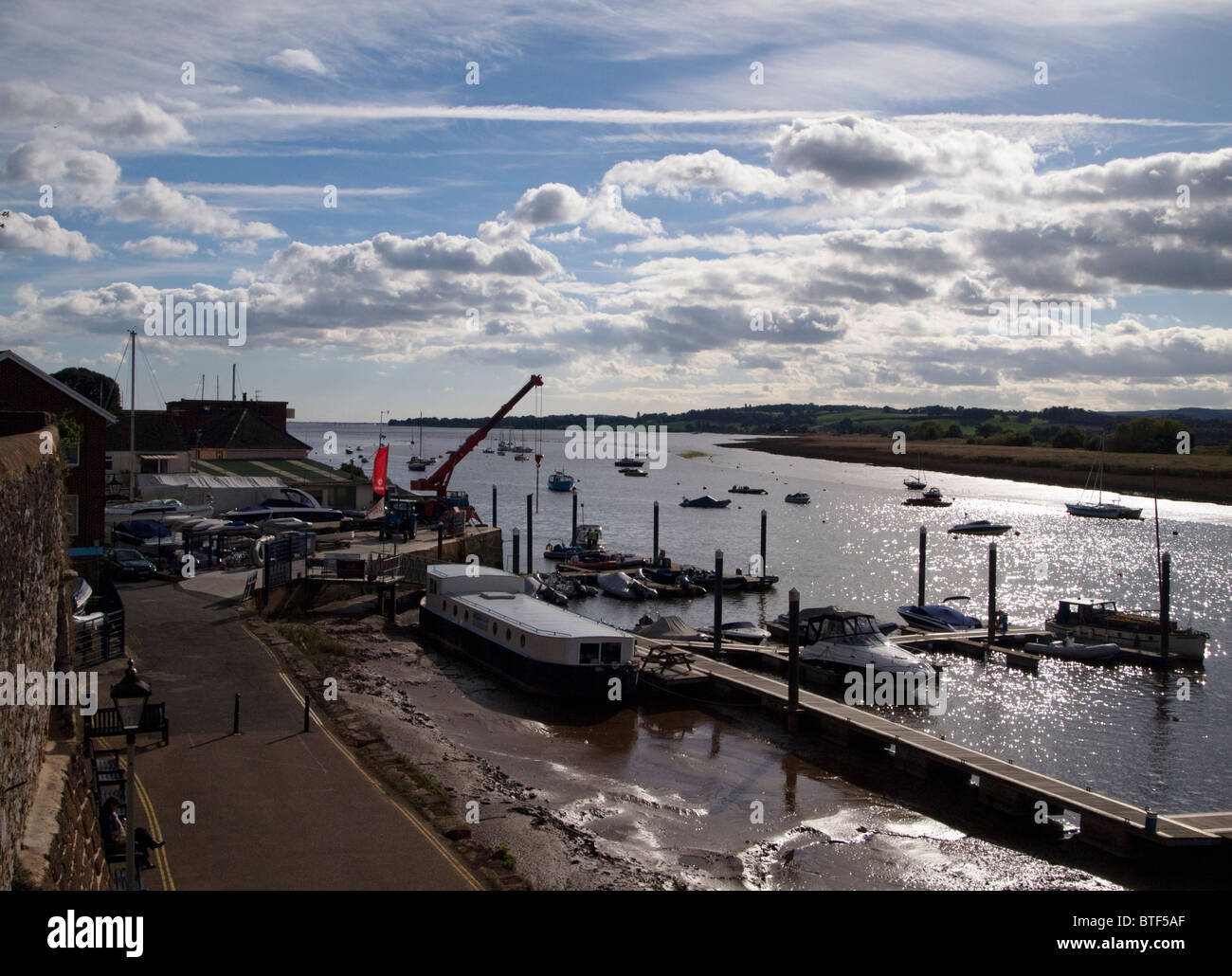 Topsham harbour hi-res stock photography and images - Alamy